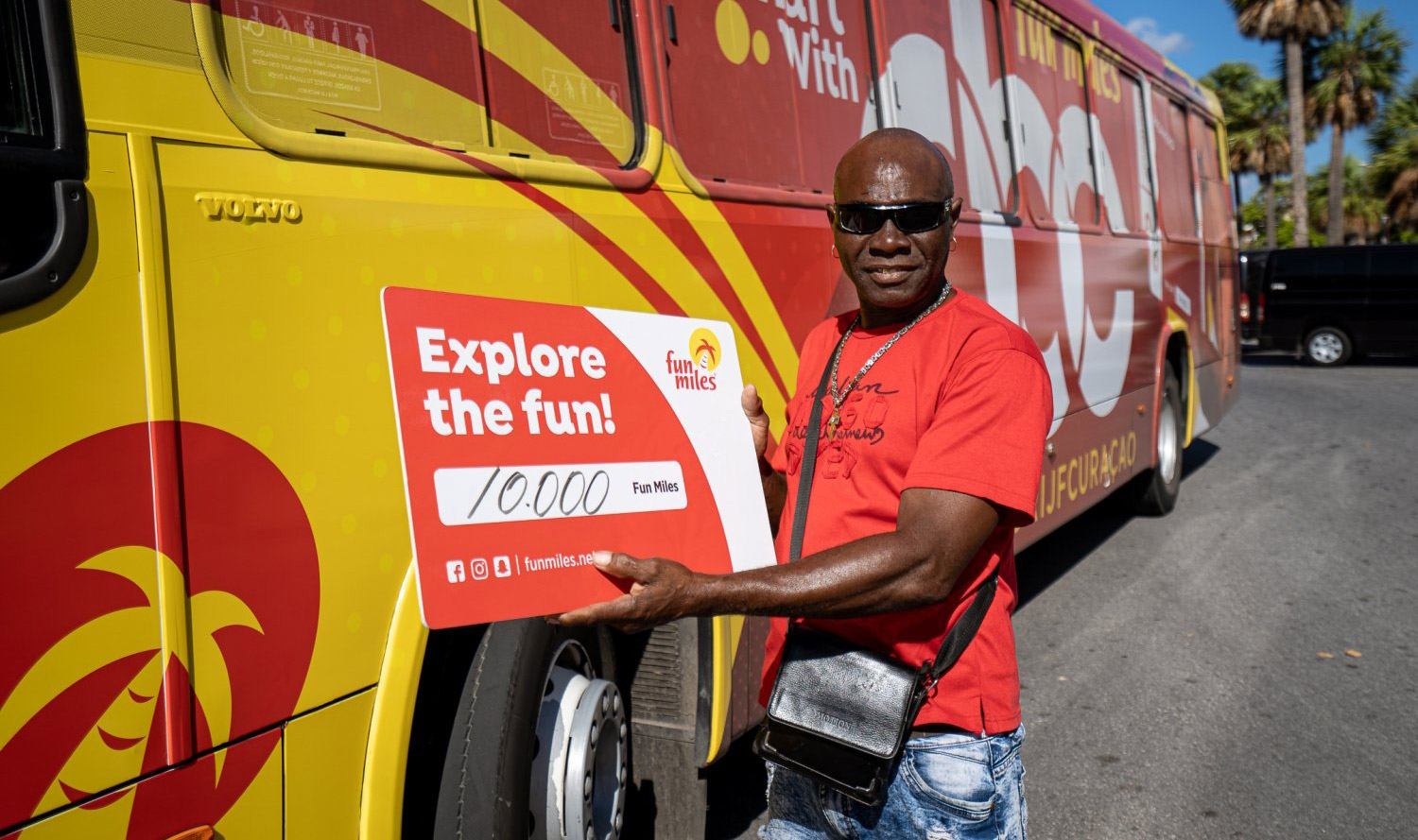 Winner of 10.000 fun miles in campaign Autobusbedrijf Curaçao ...